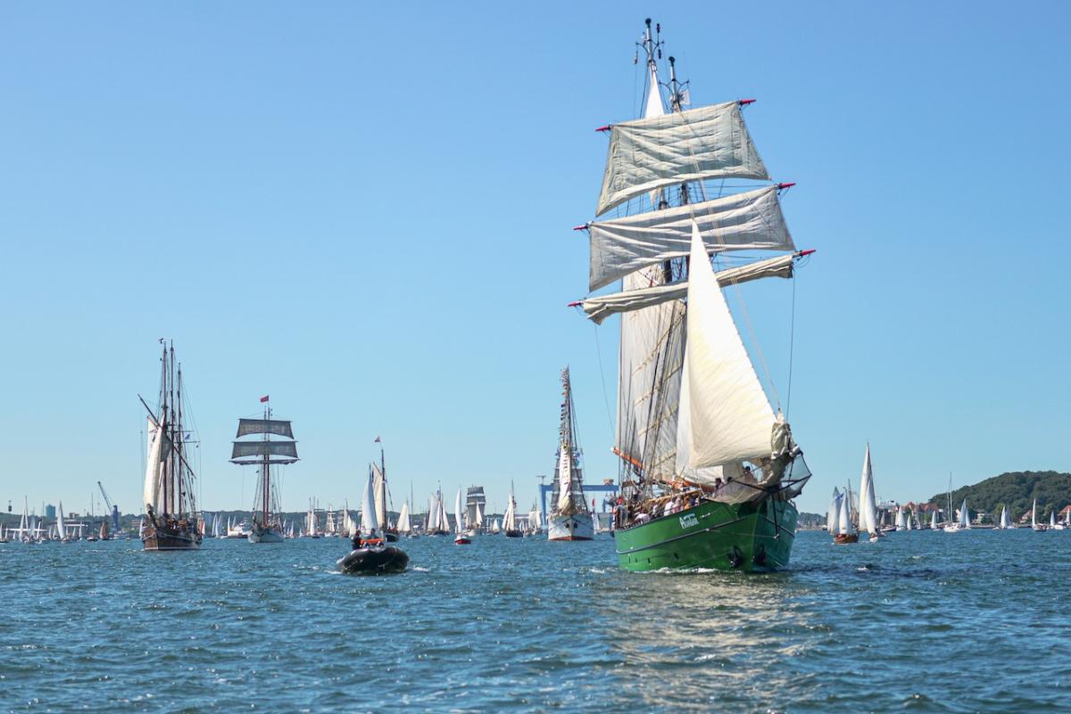 Erlebt die Windjammer-Segelparade von überall | KIELerleben